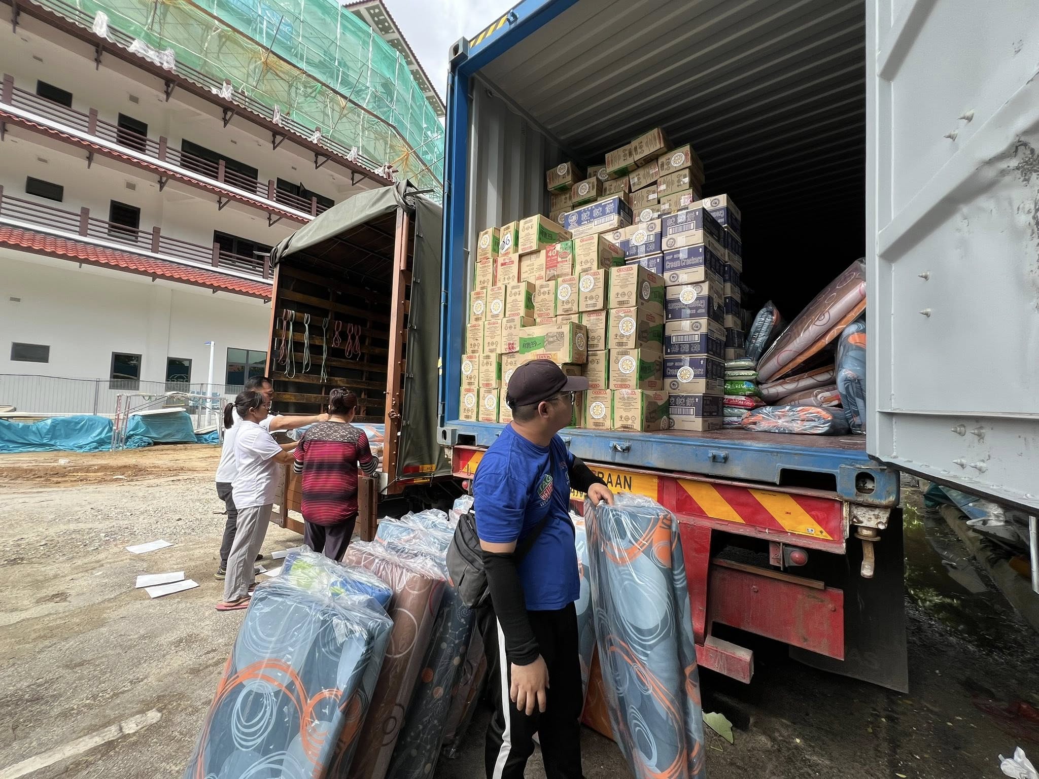 Sri Lanka Flood Relief — Second Container Arrives | 19 Dec 2025 - Maha ...